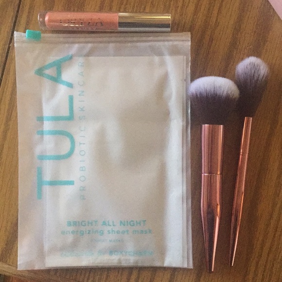 Moda | Makeup | New Bundle Brushes Mask Lip Gloss | Poshmark